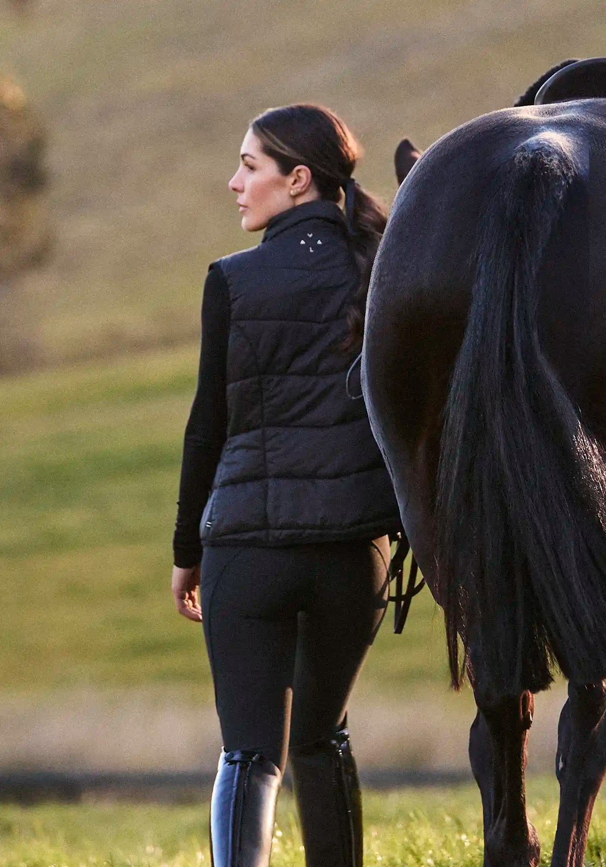 Vala Slimline Riding Puffer Jacket – The Tack Box Saddleworld