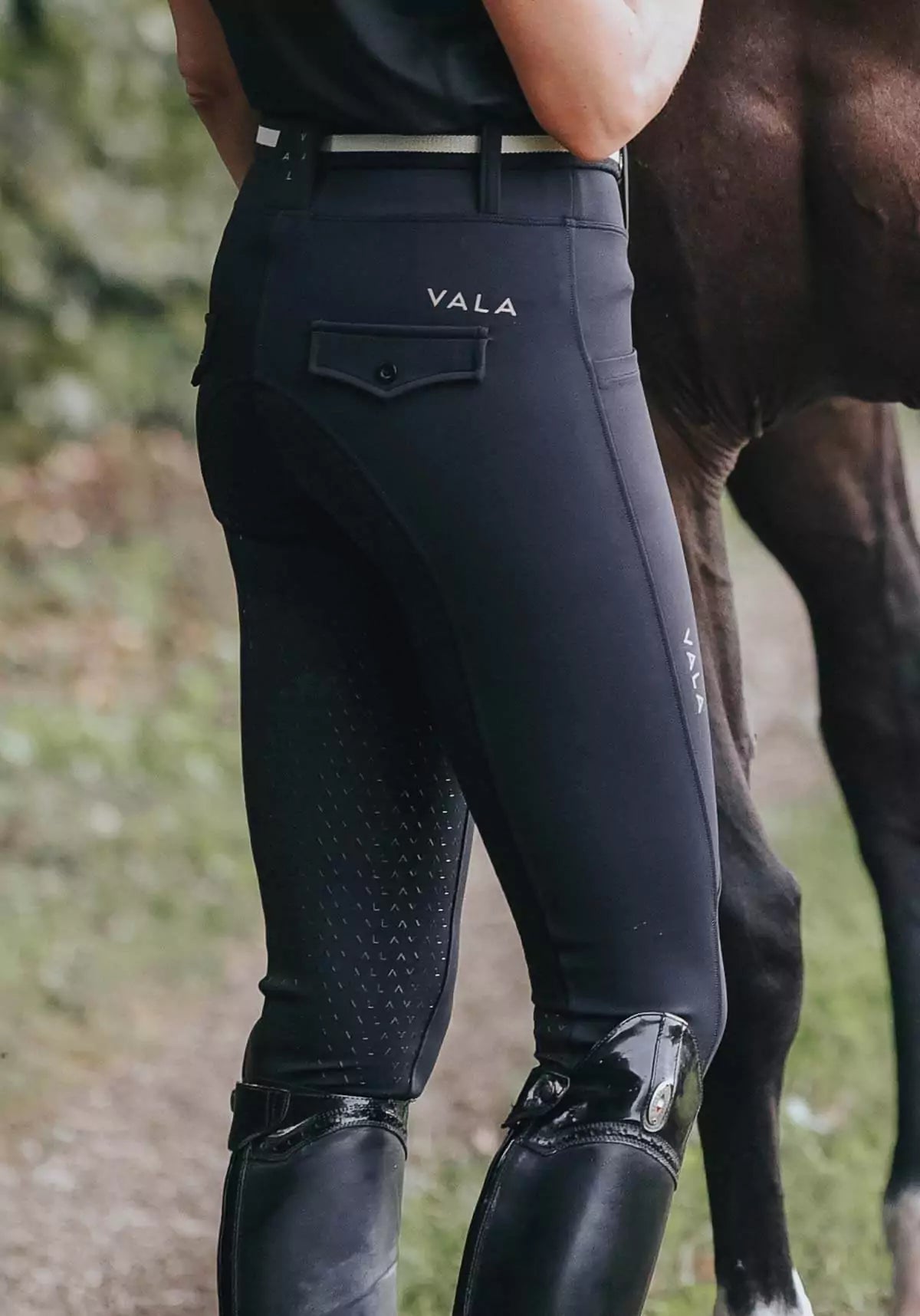 Vala Sculpt And Smooth Riding Breeches - Navy – The Tack Box Saddleworld